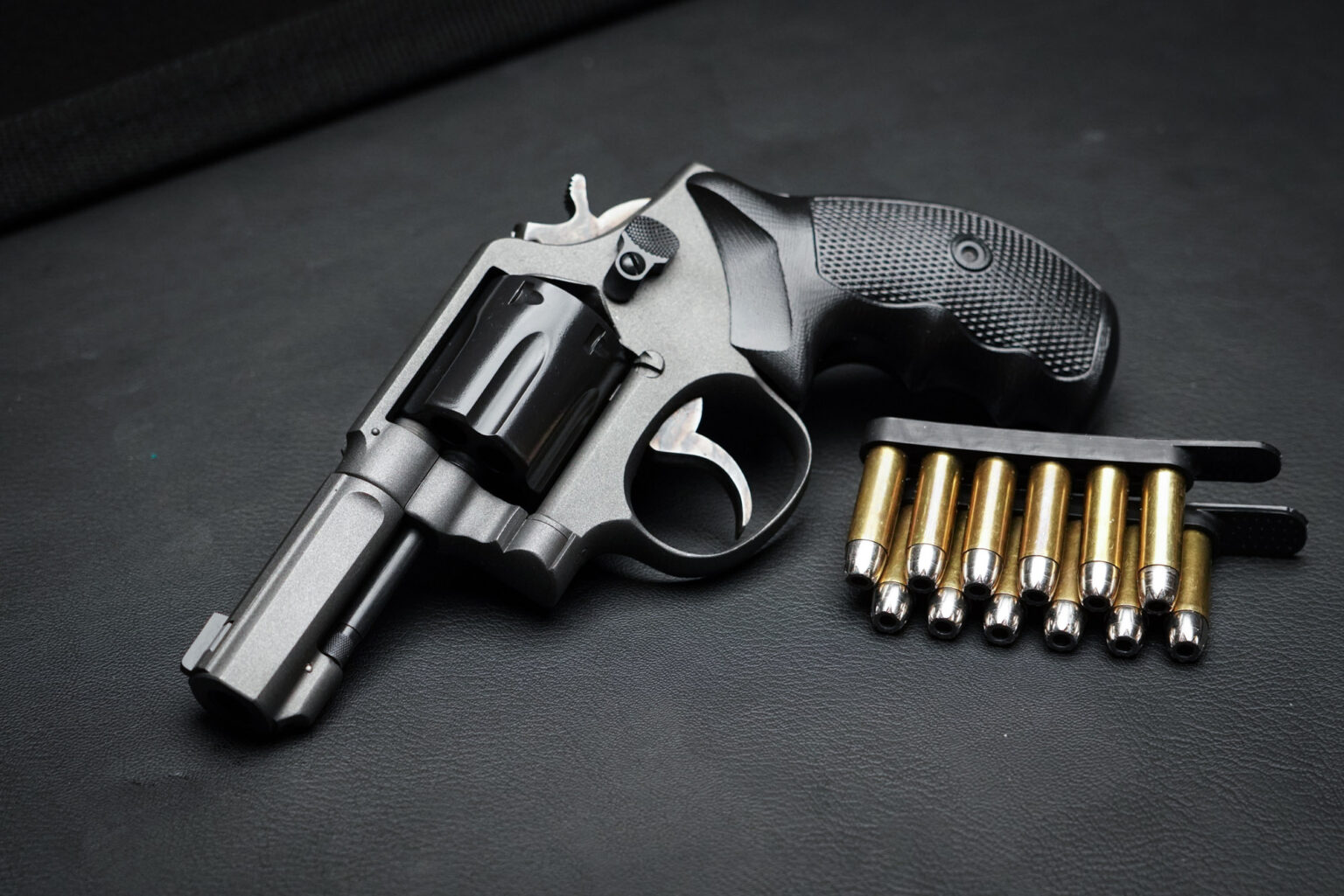 IS IT BEWARE OF THE MAN WITH ONE GUN, OR MAN WITH ONE GUN, BEWARE ...